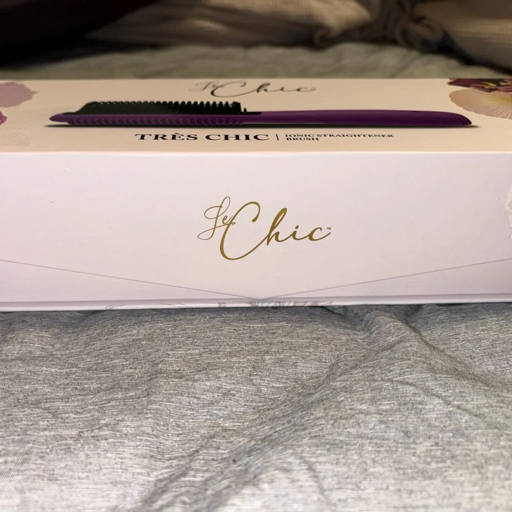 Le Chic | Hair | New In Box Le Chic Tres Chic Ionic Comb | Poshmark